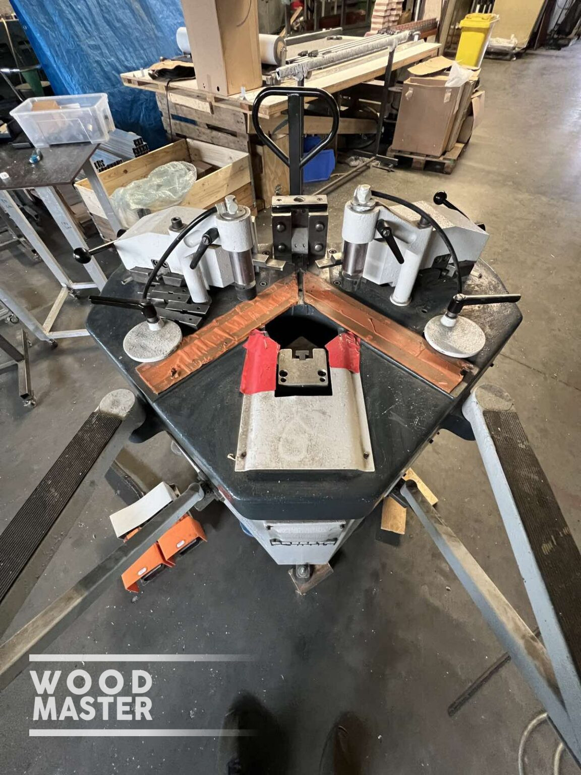 Corner crimping machine Pressta-Eisele PV 10P - WOOD MASTER